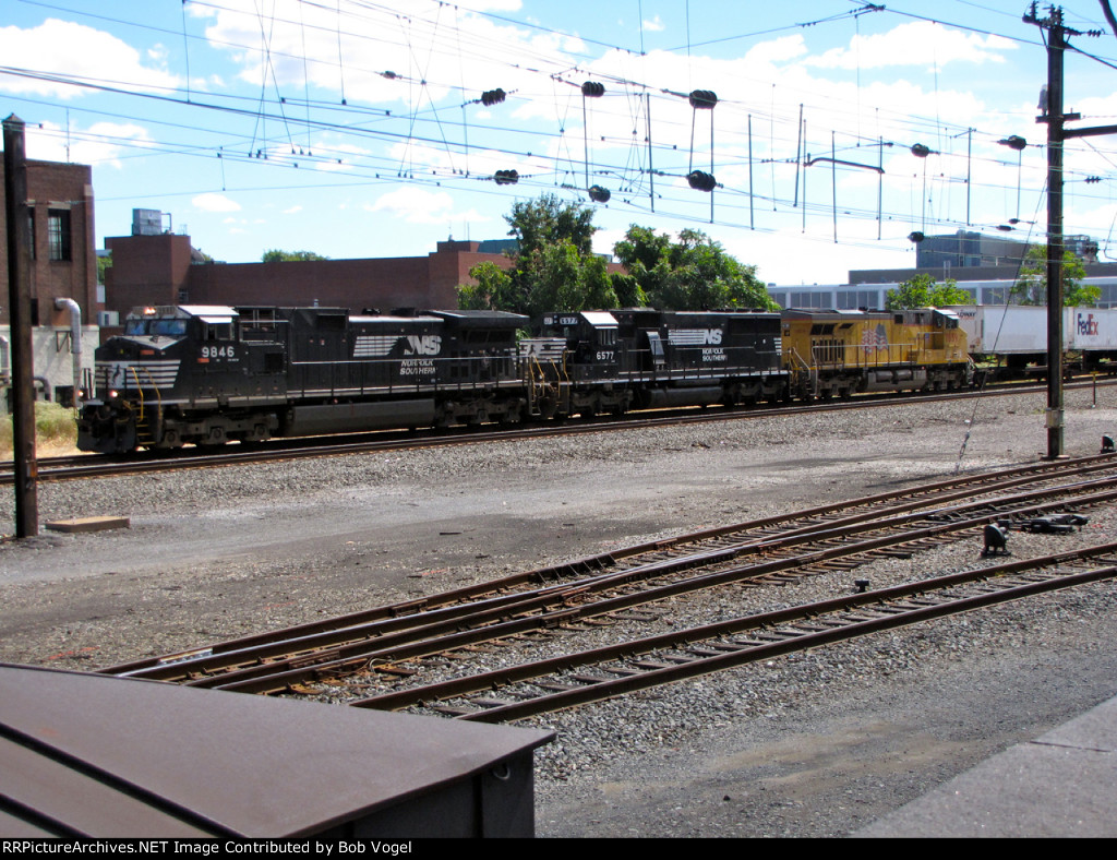 NS 9846 and 6577; UP 7859